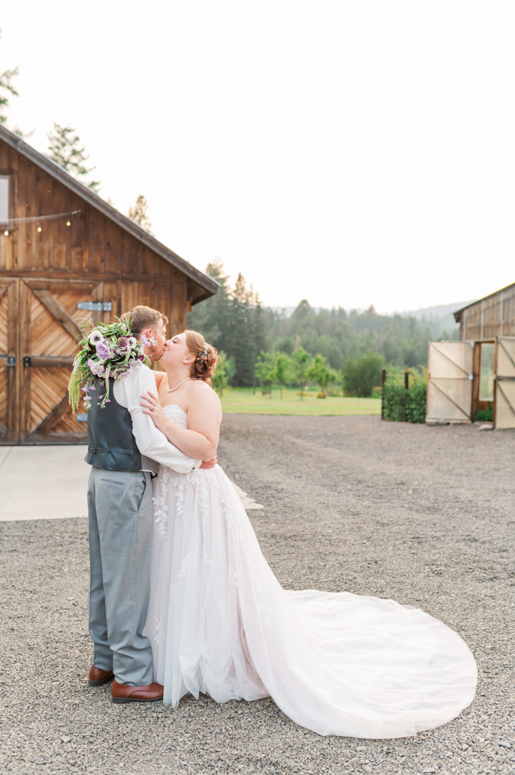 Choosing Your Wedding Color Palette: 2025 Idaho Seasonal Color Trends ...